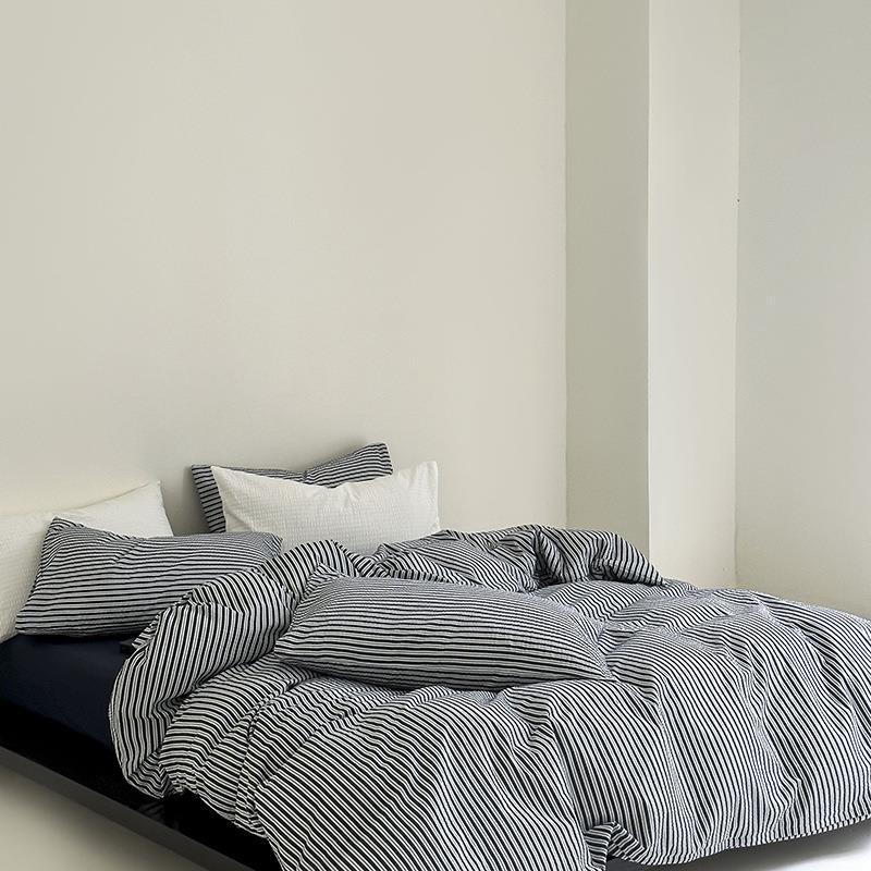 Minimal Stripe Bedding Set – Delicors