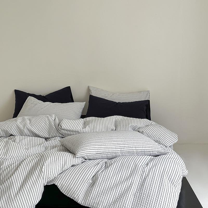 Minimal Stripe Bedding Set – Delicors