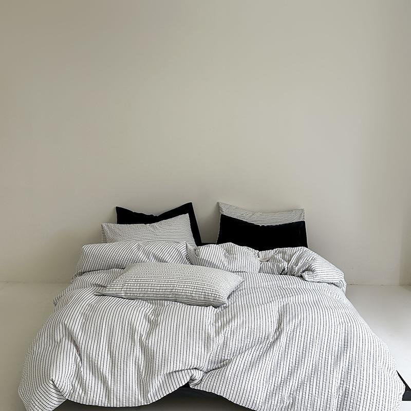 Minimal Stripe Bedding Set – Delicors
