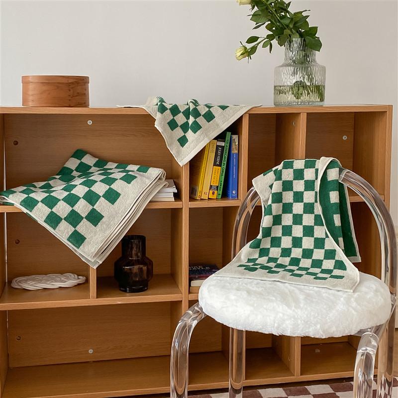 Checkerboard Plus Towel Collection | Delicors
