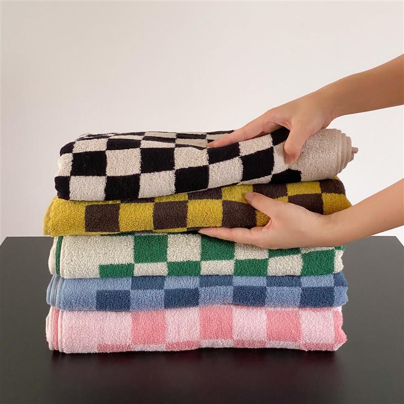 Checkerboard Plus Towel Collection | Delicors